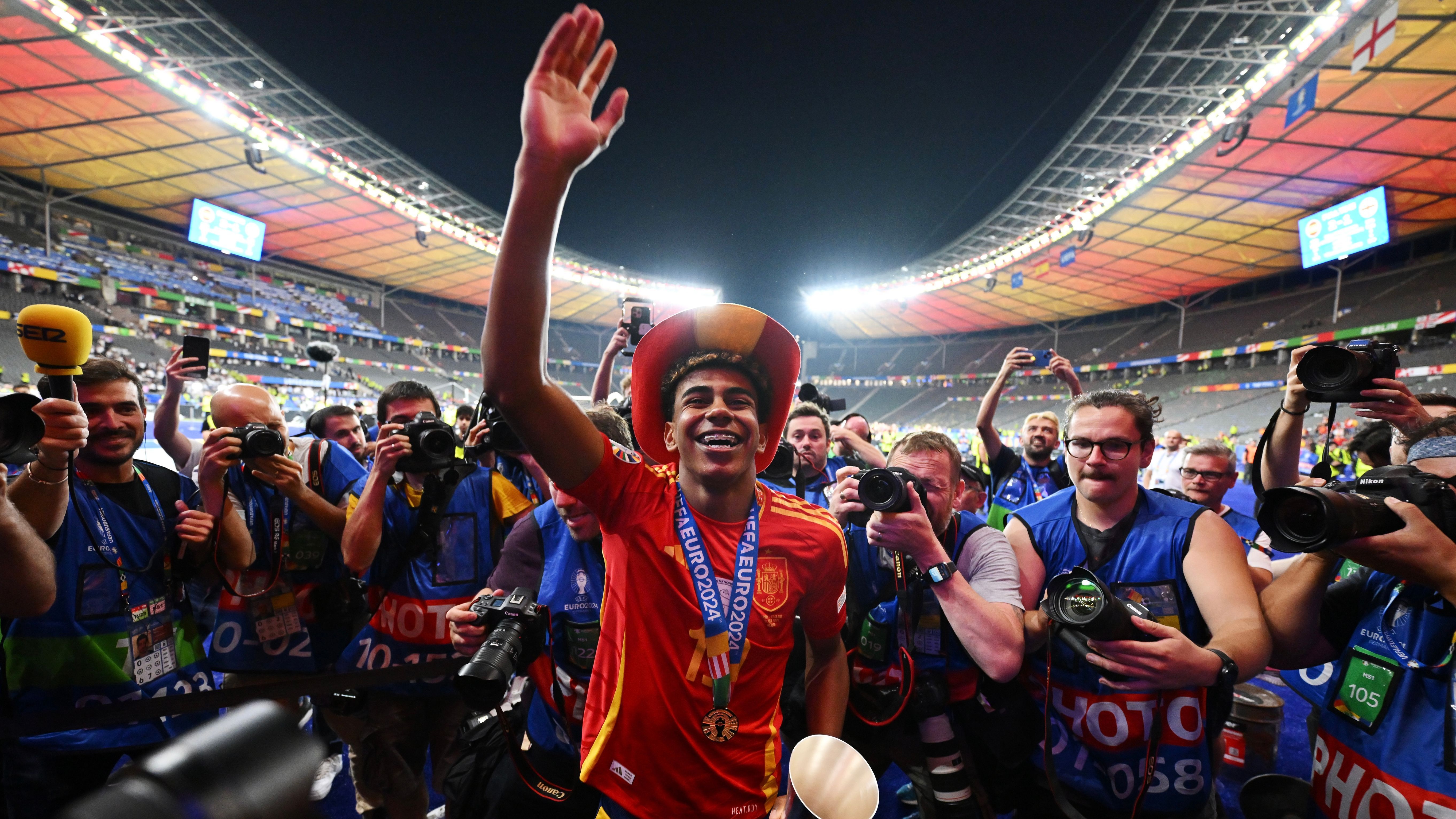 ¡Lamine Yamal cambia de dorsal! ¿Por qué la joven estrella del FC Barcelona deja el número '27 ...